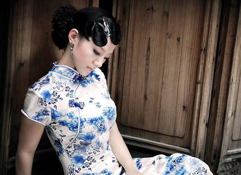 CHINESE CHEONGSAM (QIPAO) By Melody,